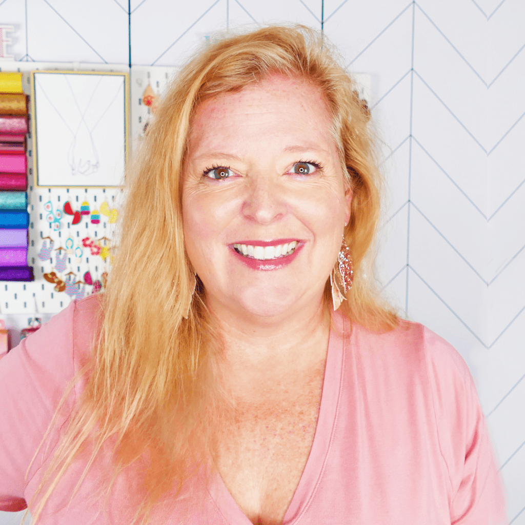 About Amy - Amy Romeu