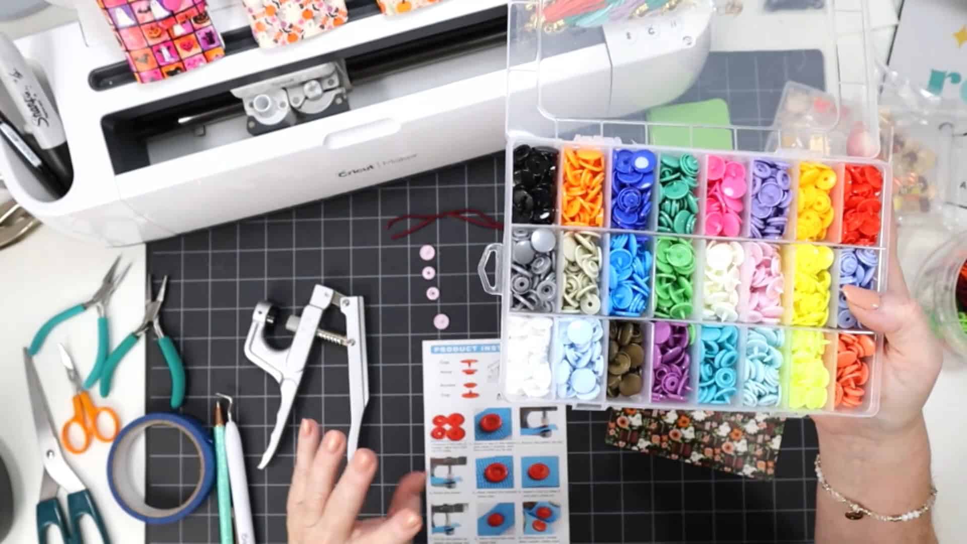 DIY Faux Leather Mini Notebook Covers - Amy Romeu