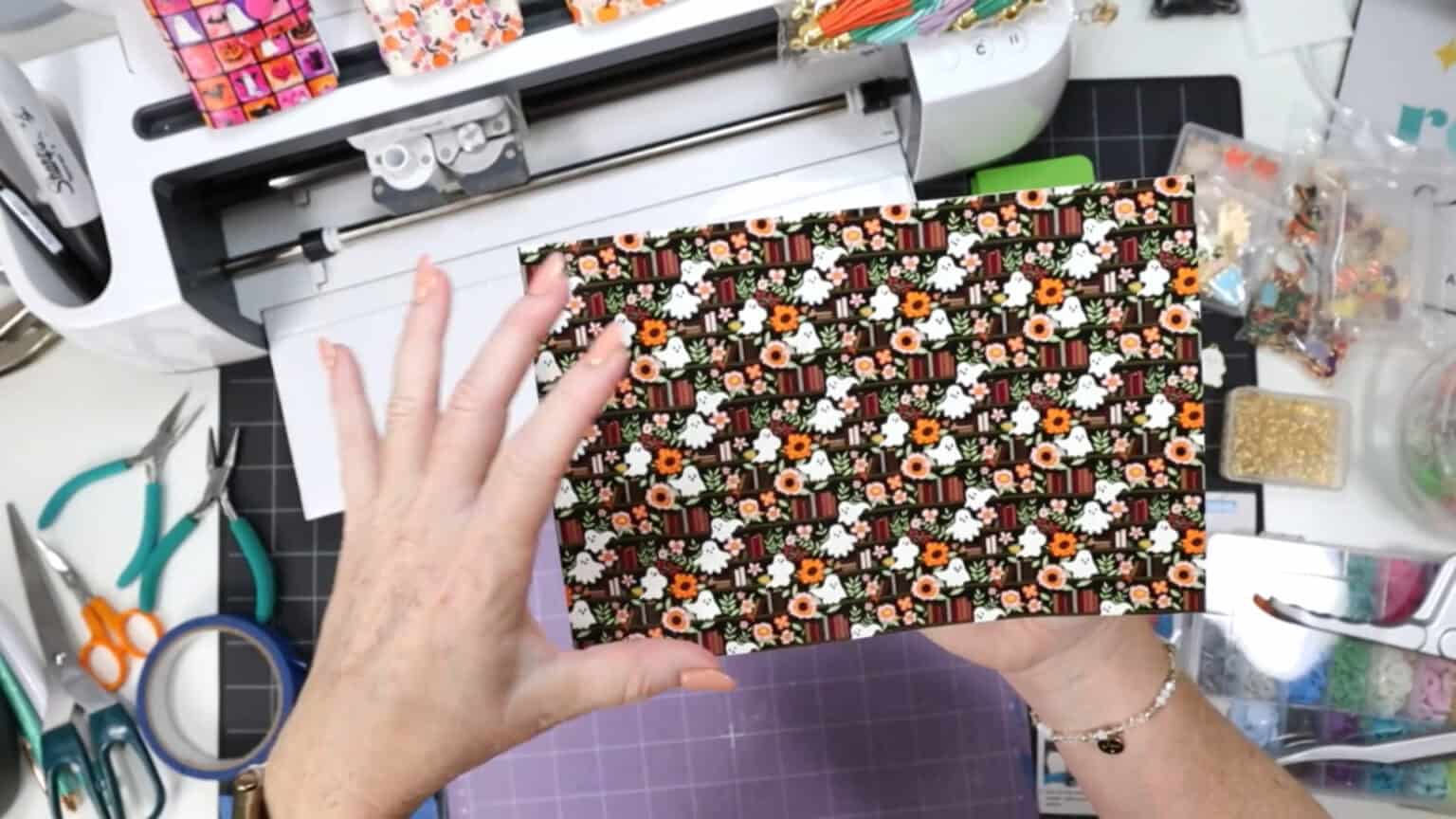DIY Faux Leather Mini Notebook Covers - Amy Romeu