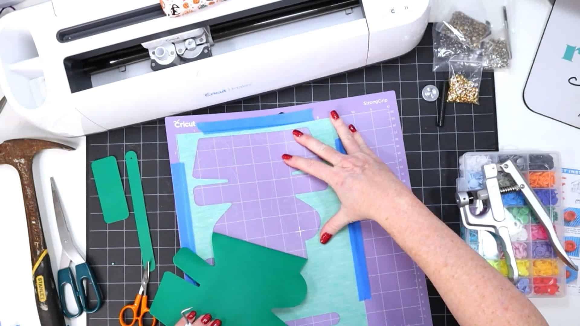 How to Make a Faux Leather Mini Purse with a Cricut - Amy Romeu