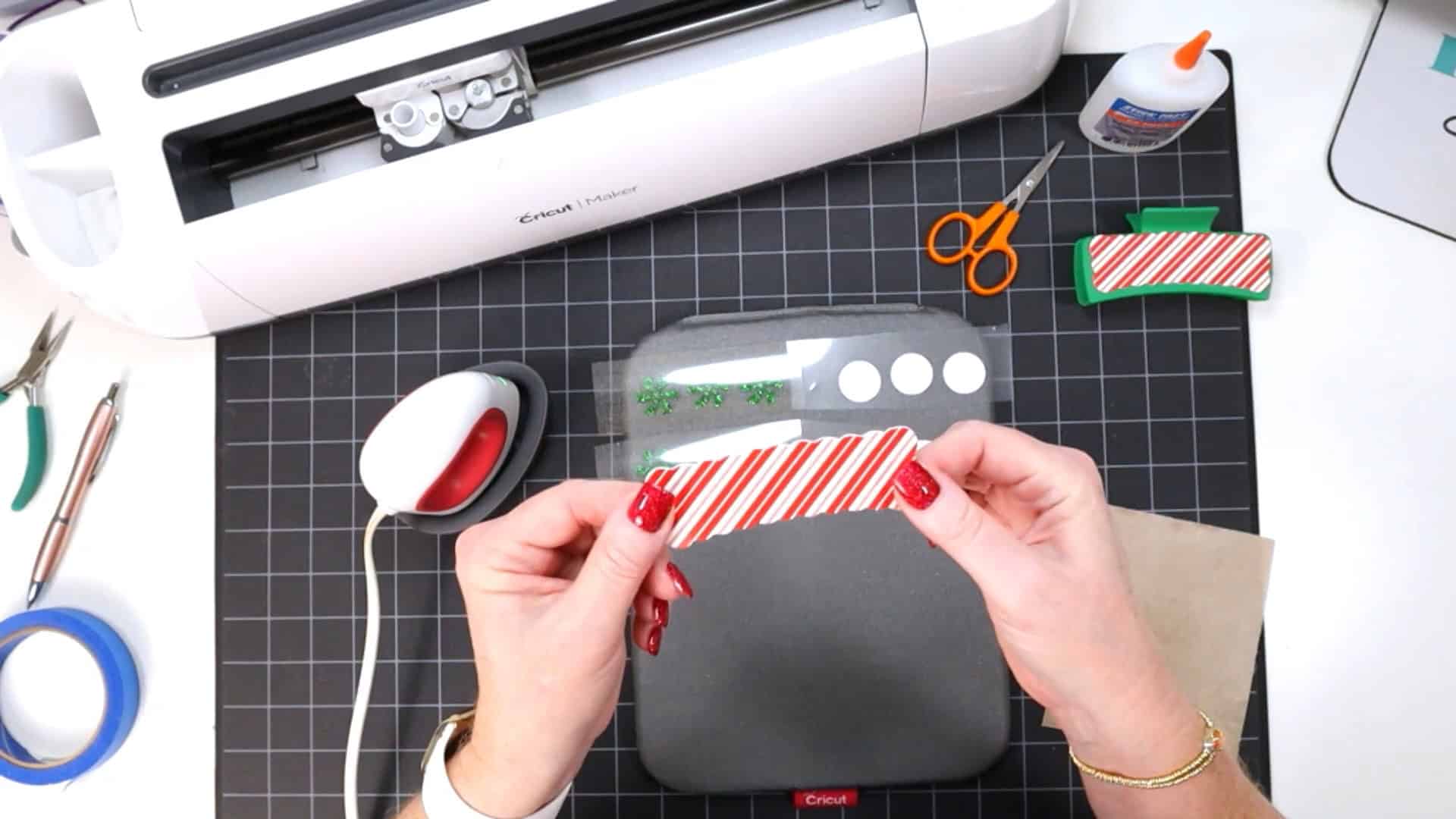 How to Make Holiday Faux Leather Hair Claw Clips with a Cricut - Amy Romeu