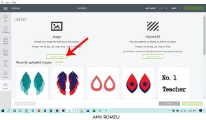 Graduation Keychain Cricut DIY - Amy Romeu