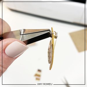 Bernie Mittens Earrings Cricut DIY - Amy Romeu