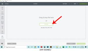 Cricut Heart Buffalo Plaid DIY Earrings - Amy Romeu