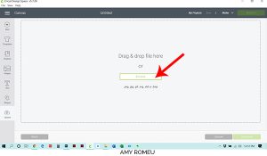 Graduation Keychain Cricut DIY - Amy Romeu